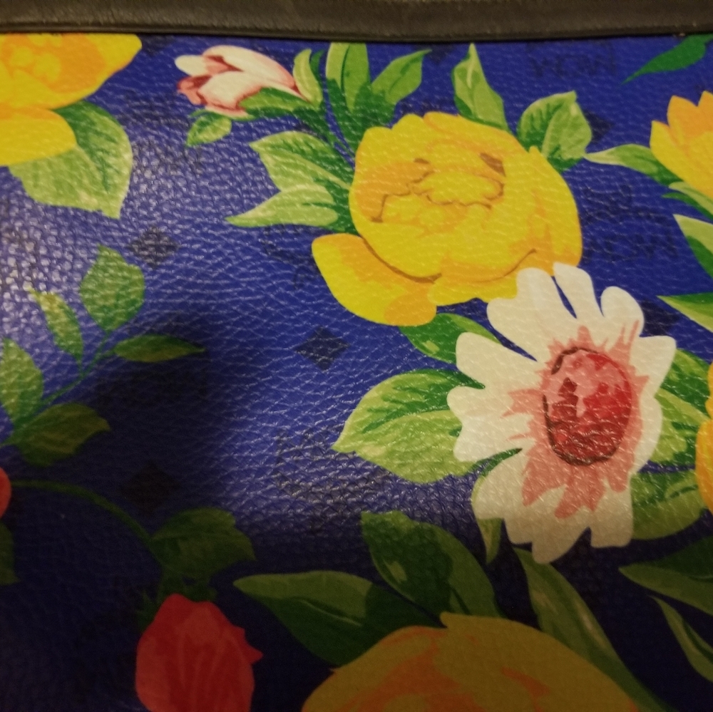 Authentic Mcm Flower Boys In Paradise Clutch - Gem